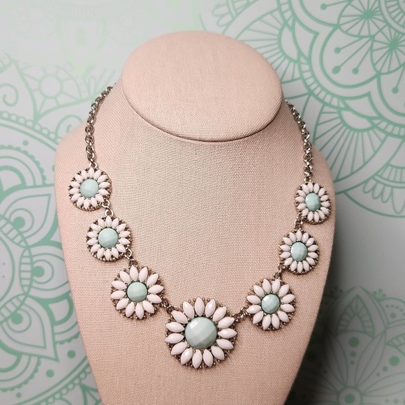 Charming Charlie | Jewelry | Charming Charlie Floral Necklace | Poshmark